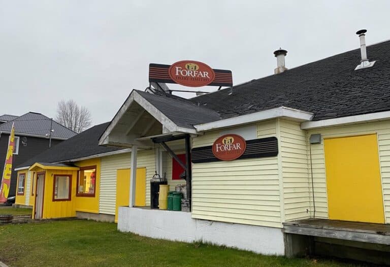 A Rideau Lakes getaway: Hiking, shopping, cheese, an old mill and the ...